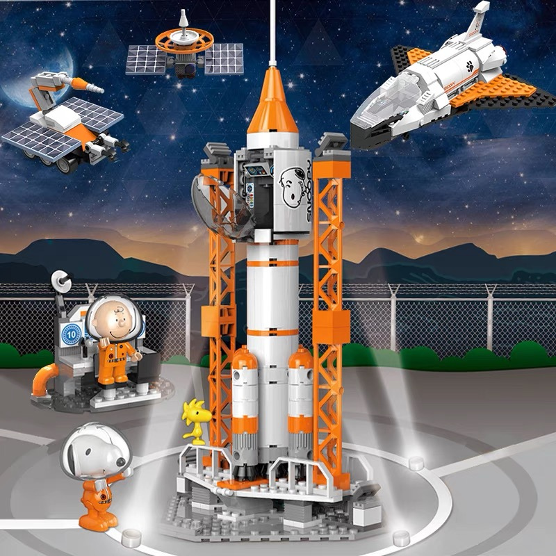 Peanut® Snoopy Space Traveler Rocket Launch Center Building Block Set ...